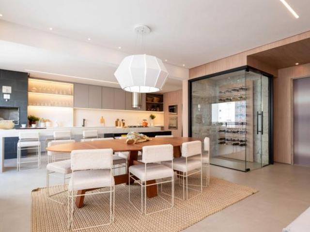 Apartamento mobiliado e decorado à venda com 151 m² e 3 suítes no Reserva 27