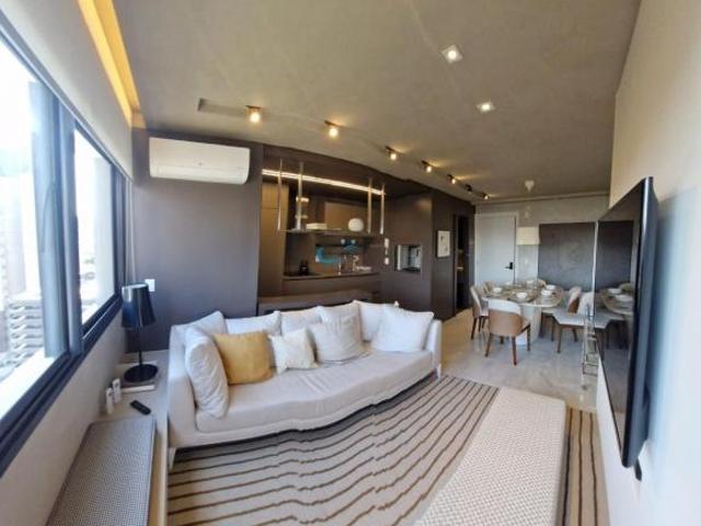 Apartamento MOBILIADO E DECORADO com 49.00m², à venda em Porto Alegre, Petrópolis
