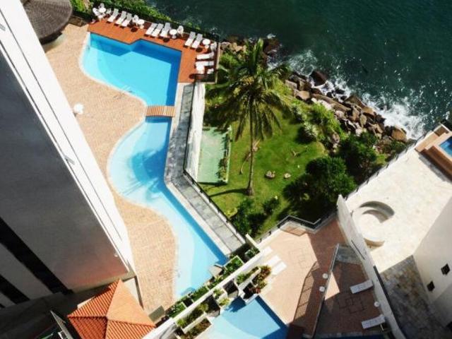 Apartamento mobiliado e decorado com vista para o mar
