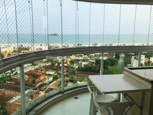 Apartamento mobiliado e decorado com vista para o mar a venda no Guarujá