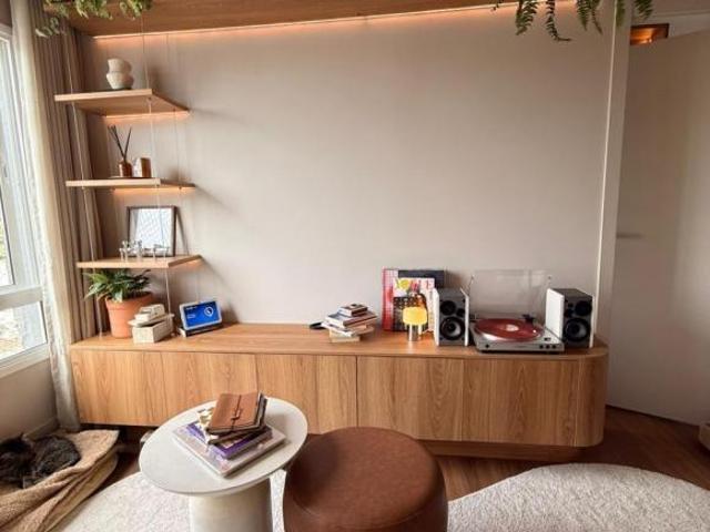 Apartamento mobiliado e decorado em alto padrão a venda no Quintal Moinhos