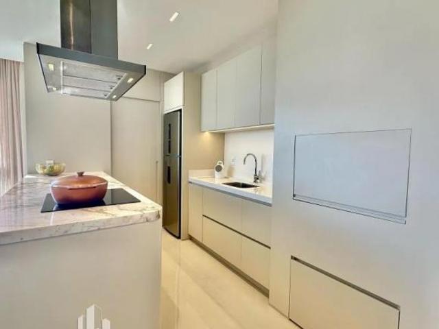 Apartamento mobiliado e decorado no centro de Tramandaí
