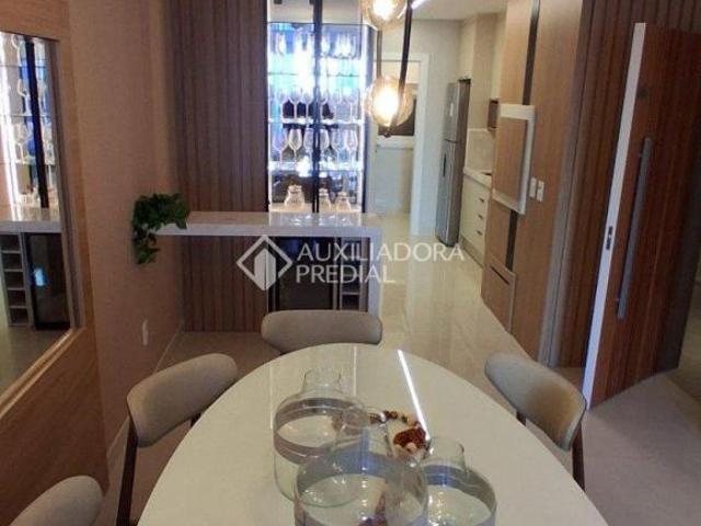 Apartamento mobiliado e decorado no Edifício Premium centro de Capão da Canoa