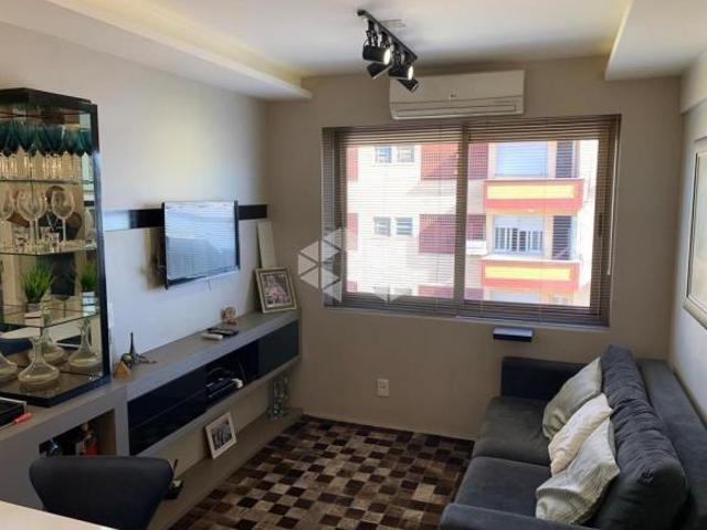 Apartamento mobiliado e decorado próximo à Redenção em Porto Alegre