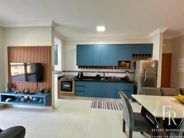 Apartamento mobiliado e próximo ao mar
