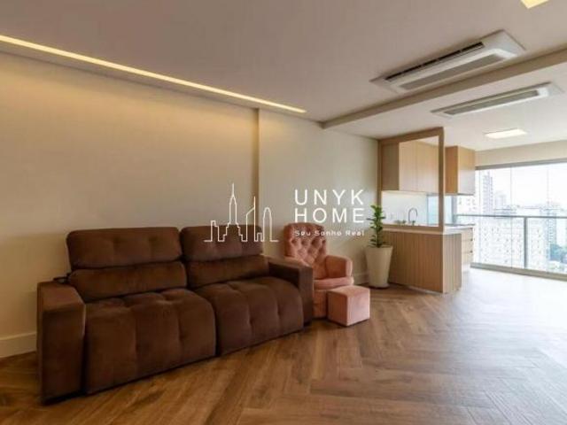 Apartamento mobiliado e reformado, 3 dormitórios, varanda gourmet e 2 vagas ao lado do metrô