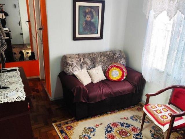 Apartamento mobiliado e reformado de 1 quarto à venda no Bairro Jardim Itú em Porto Alegre