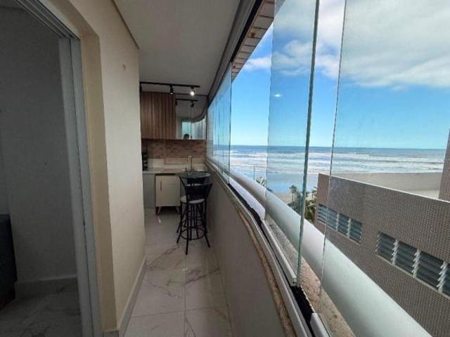 Apartamento mobiliado frente mar de 2 quartos em Praia Grande