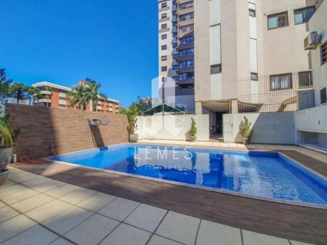 APARTAMENTO MOBILIADO! MEDINDO 95,15m² DE ÁREA PRIVATIVA. COMPOSTO POR: 02 DOR