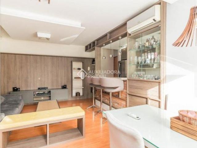 Apartamento mobiliado no bairro Petrópolis, em Porto Alegre