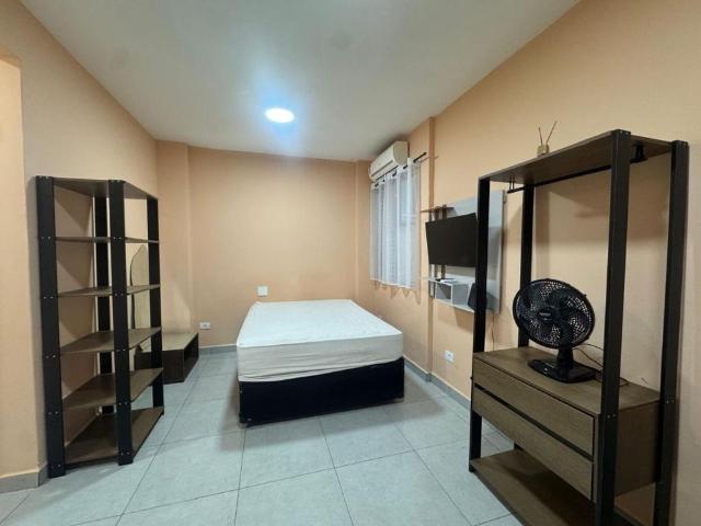 Apartamento mobiliado no Gonzaga a 100 m da praia
