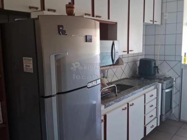 Apartamento mobiliado no Edifício Panorama Center com 02 dormitórios