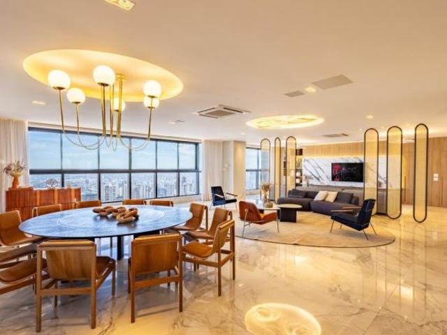 Apartamento mobiliado no Kingdom Park com 482 m² e 4 suítes