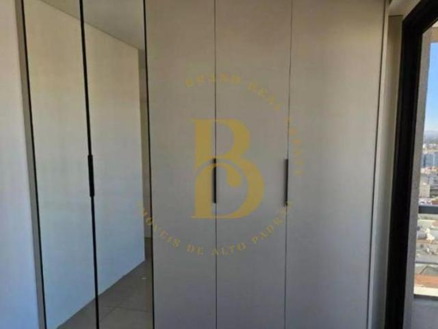 Apartamento mobiliado no Ipiranga, 53m² com 1 suíte, varanda e vaga livre