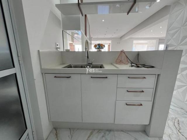 Apartamento mobiliado para venda com 160m² de área útil, sendo 4 dormitórios, 2