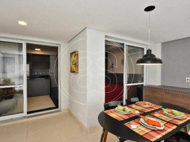 Apartamento mobiliado para venda na região de Pinheiros com 49m², 1 suíte e 1 vaga de garagem