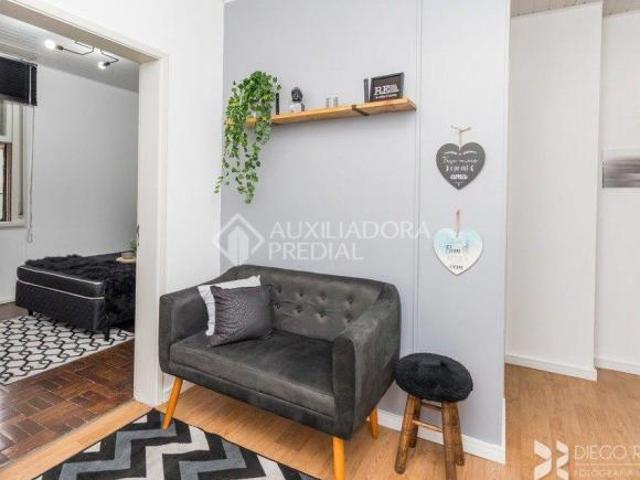 Apartamento mobiliado de 1 quarto para investimento imóvel locado à venda no bairro Centro Históri