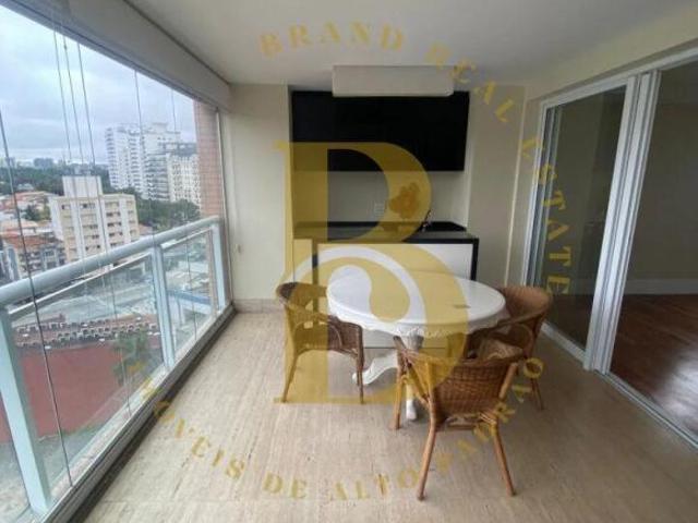 Apartamento mobiliado para locação de 202m², com 3 dormitórios e 04 vagas no Itaim Bibi