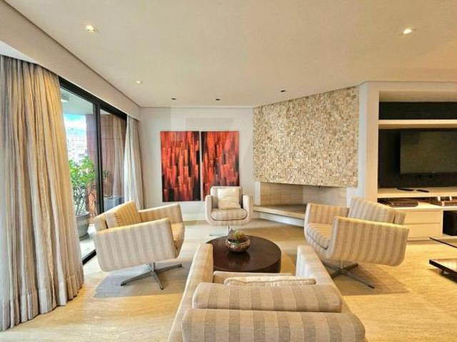 Apartamento mobiliado para locação e venda com 163m² no Itaim