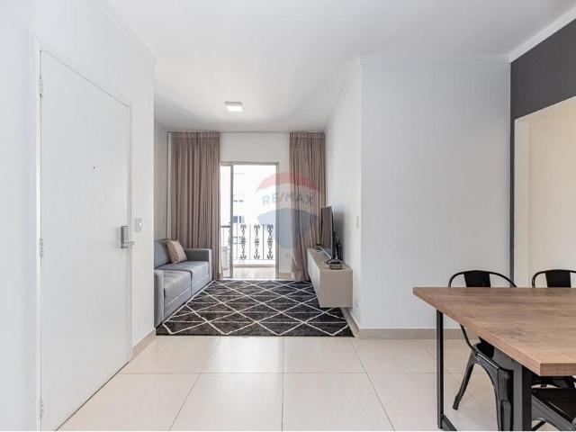 Apartamento mobiliado para locação no Itaim Bibi, 90m2, todo reformado, localização espetacular: Melhor quadra da Rua Urussuí!