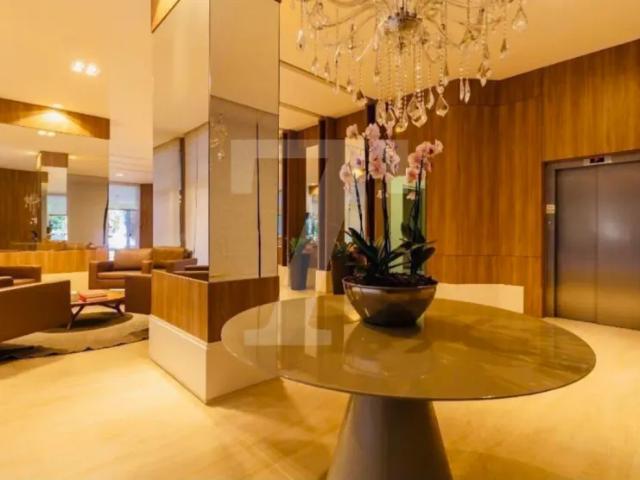 Apartamento mobiliado à venda no Alto da Boa Vista
