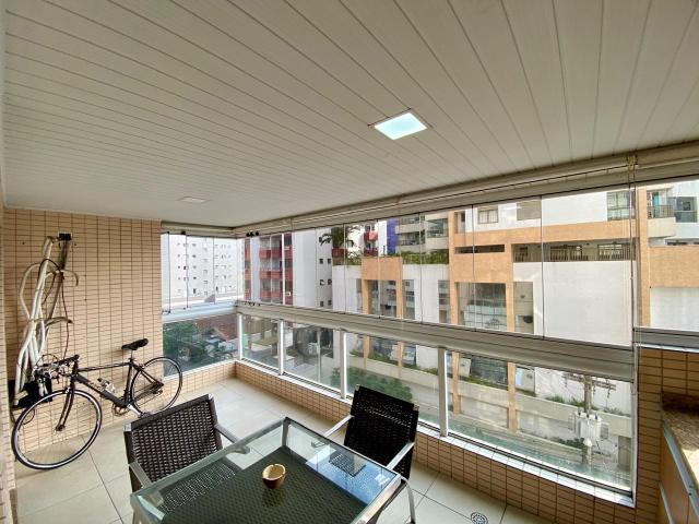 Apartamento Moderno no Canto do Forte com Varanda