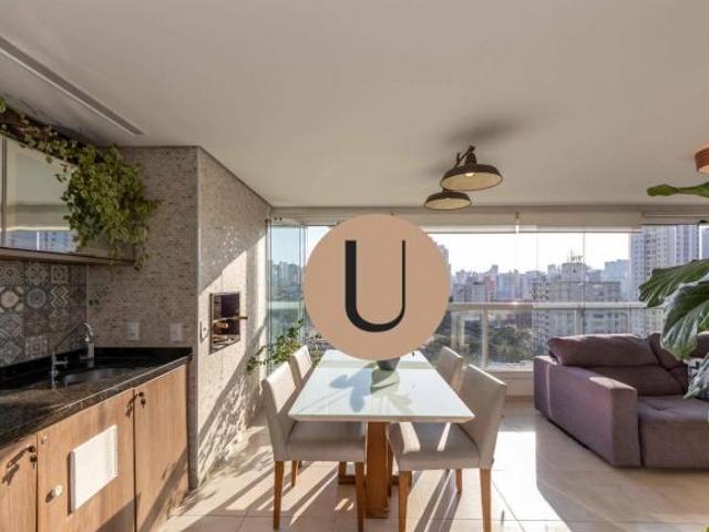 Apartamento moderno com 3 dormitórios e varanda gourmet, perto do Parque Aclimação