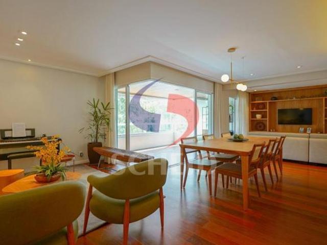 Apartamento moderno com 3 suítes no Real Parque
