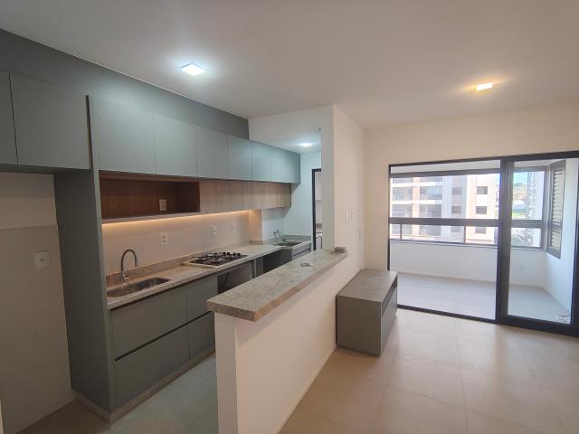 Apartamento moderno com piscina no Jardim Tarraf II