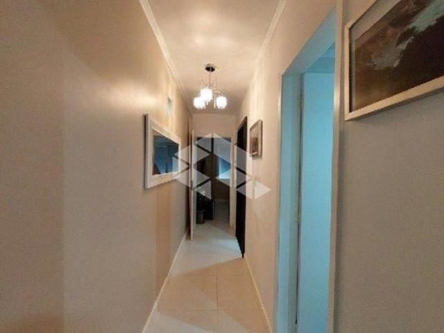 Apartamento moderno de 01 dormitório, refornado, mobiliado e ensolarado, no Moinhos de Vento, em Por