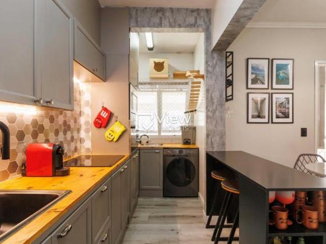 Apartamento Moderno de 1 Quarto com Garagem/ Edifí