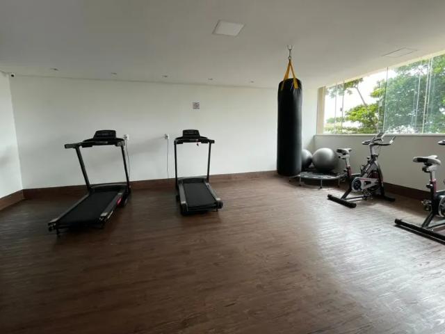 Apartamento moderno rico em armários 2 qts 1 banheiro área de lazer e esportiva