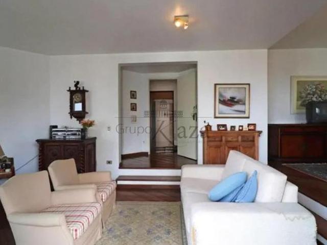 Apartamento Moema 4 Dormitórios 176m²