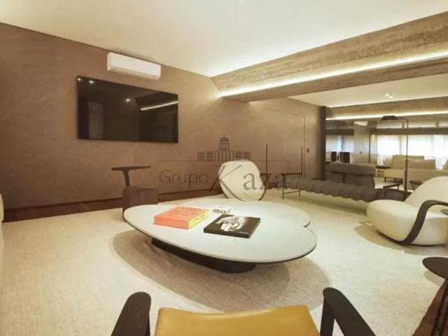 Apartamento Moema 4 Dormitórios 300m²