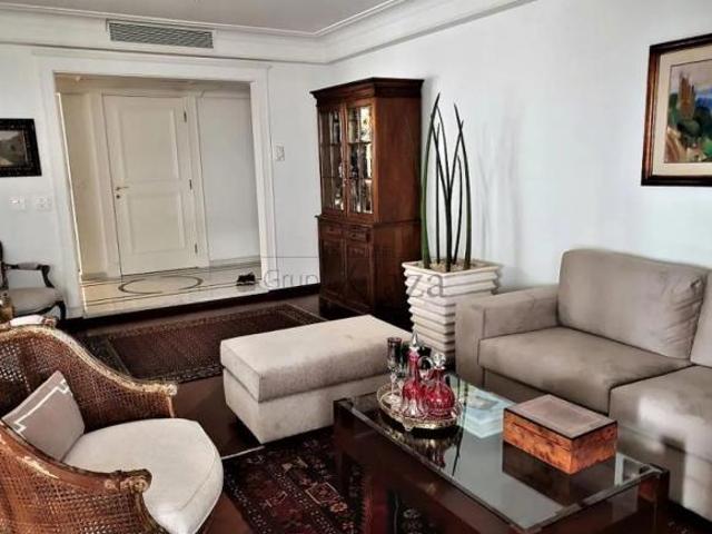 Apartamento Moema 4 Dormitórios 300m²