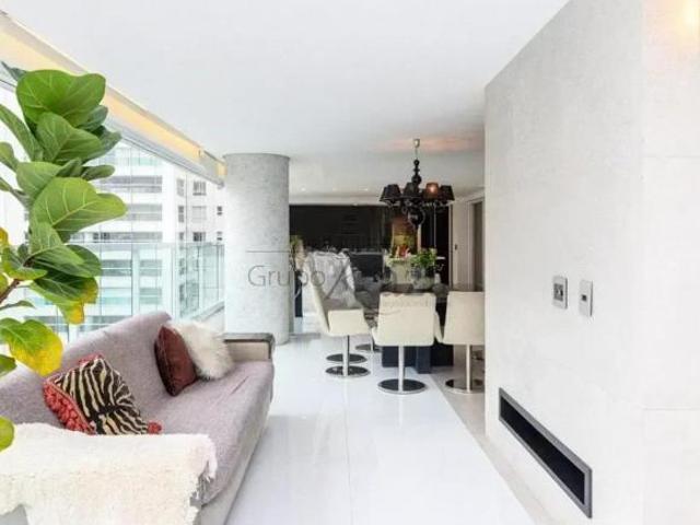 Apartamento Moema 4 Dormitórios 335,66m²