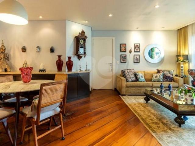 Apartamento Moema 4 Quartos / 3 Suítes 2 Vagas Venda / Compra