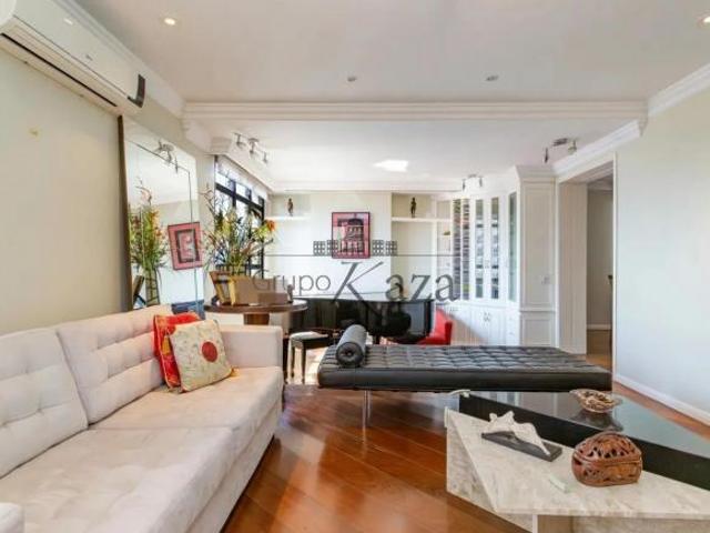 Apartamento Moema 4 Suítes 220m²