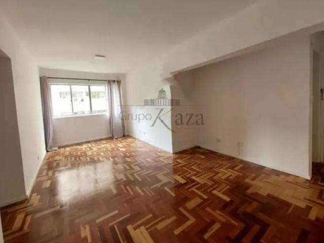 Apartamento Moema 2 Suítes 85m²