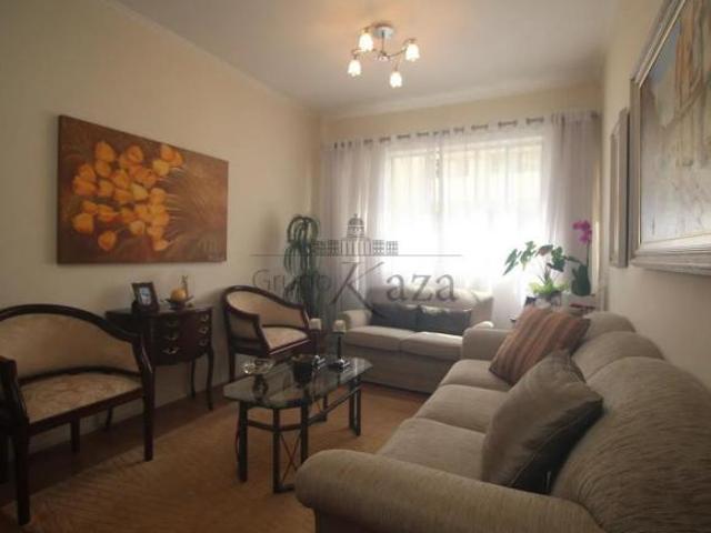Apartamento Moema 2 Suítes 86m²