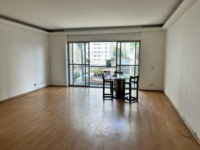 Apartamento Moema 3 dormitórios sendo 1 suíte e 2 vagas a 700m² do Metrô