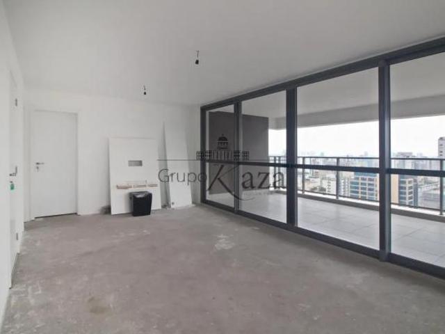 Apartamento Moema 3 Dormitórios 157m²