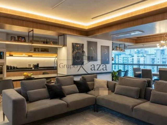 Apartamento Moema 3 Dormitórios 158m²