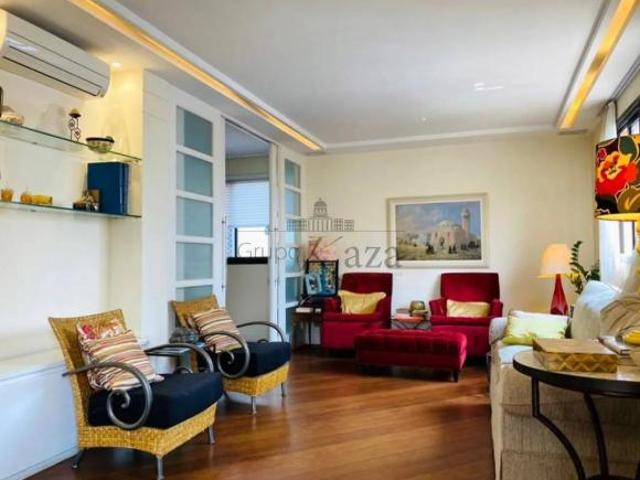 Apartamento Moema 3 Dormitórios 179m²