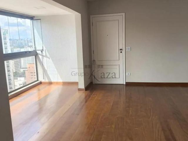 Apartamento Moema 3 Dormitórios 118m²