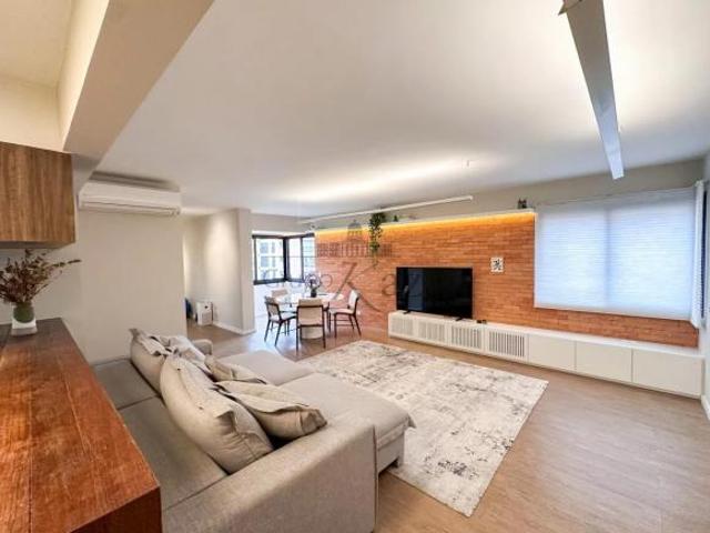 Apartamento Moema 3 Dormitórios 120m²