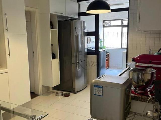 Apartamento Moema 3 Dormitórios 120m²