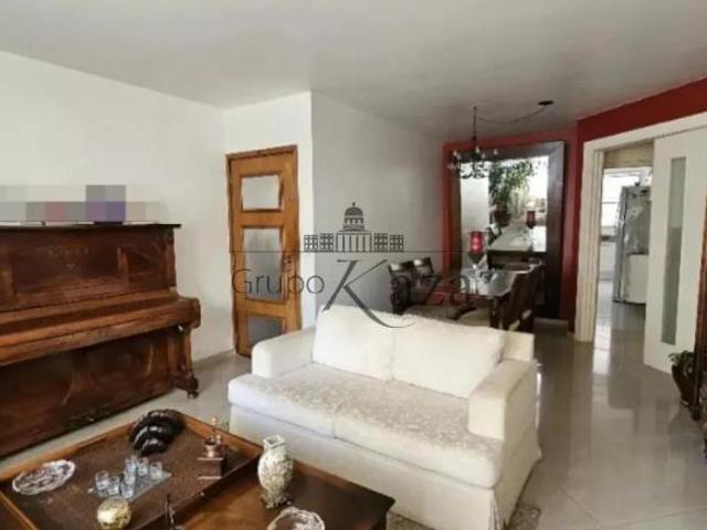 Apartamento Moema 3 Dormitórios 131m²
