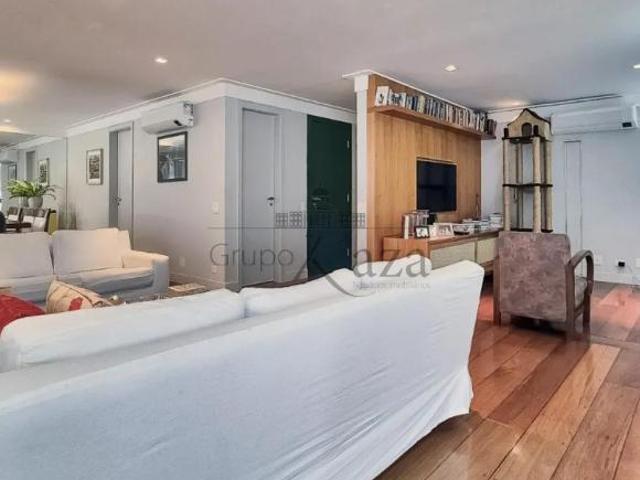 Apartamento Moema 3 Suítes 194m²
