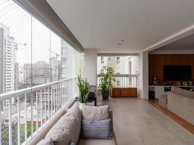 Apartamento Moema venda 3 quartos sendo 3 suites, 3 vagas,181m²